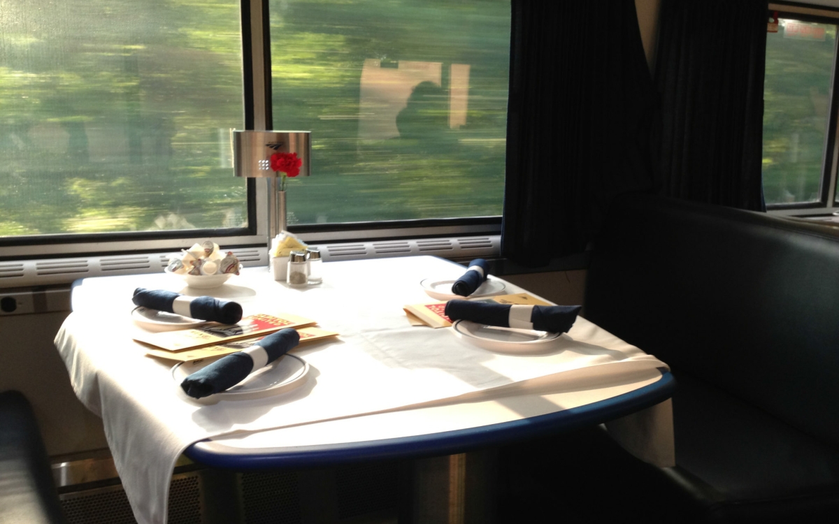 Meals and Dining Onboard Amtrak | Amtrak Vacations®